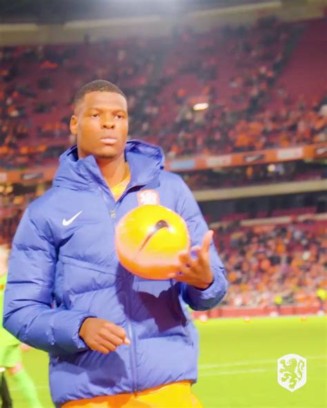 Onsoranje On Twitter Always Time For The Fans Denzeljmd Nationsleague Nothinglikeoranje