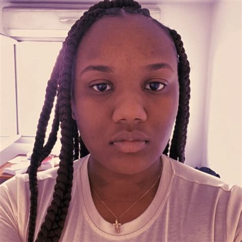 Athéna Prof d aide aux devoirs à Paris 15 h 1 avis