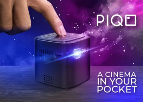 Piqo Pocket Pico Projector Projects 240 Inch 1080p Picture Geeky Gadgets