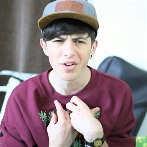 Sam Peper Heet Creating Leaf Portraits With Laser Art In China