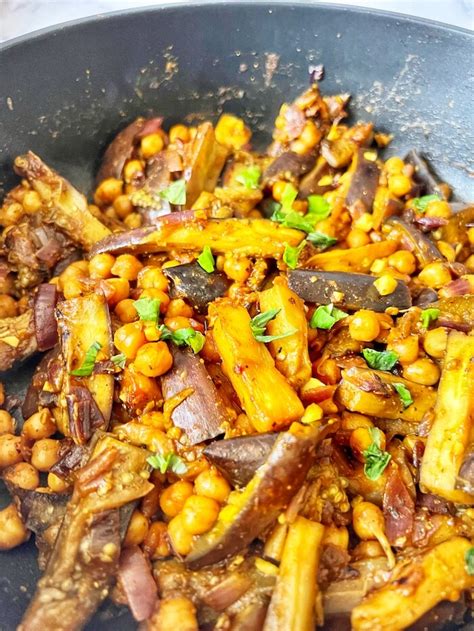 Spicy Indian Brinjal Curry Recipe Vegan Munchyesta