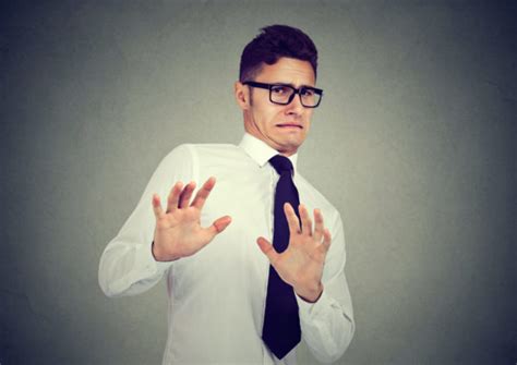 「嫌悪感」の意味とは？使い方から類語や英語や対義語まで解説 スッキリ