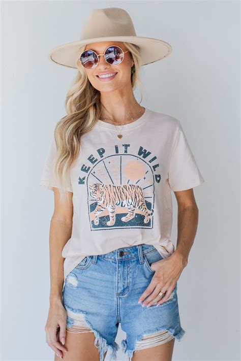 Keep It Wild Graphic Tee Trendy Outfits Graphic Tees Tees