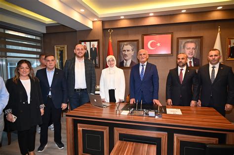 Genel BaŞkan Yardimcisi Yilmazdan Zİyaret Yalova Çizgi Gazete Akkent