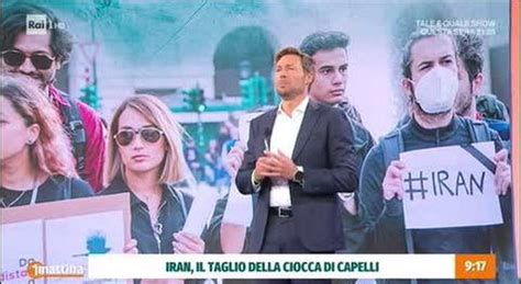 Uno Mattina Il Gesto Di Massimiliano Ossini A Sostegno Dei Diritti