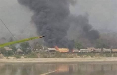 မြစ်ကြီးနားမြို့တွင် စစ်ကောင်စီမှ လိုင်စင်မဲ့ကားနှင့် ဆိုင်ကယ်များအား ပြန်လည်ဖမ်းဆီးနေ နိုင