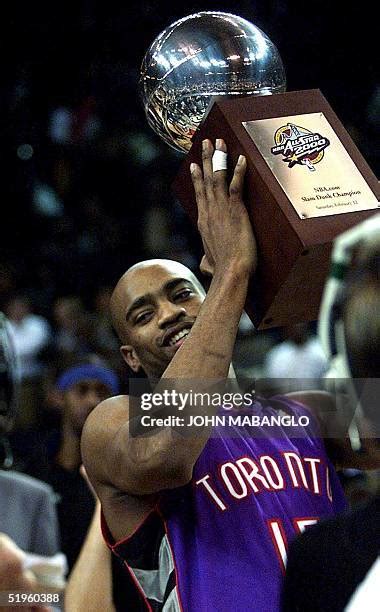 Vince Carter 2000 Dunk Contest Photos And Premium High Res Pictures