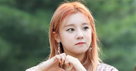 Ten Photo 여자아이들 우기 귀여워도 너무 귀여워
