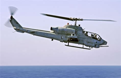 Deadly Boeing Ah 64 Apache Army And Weapons