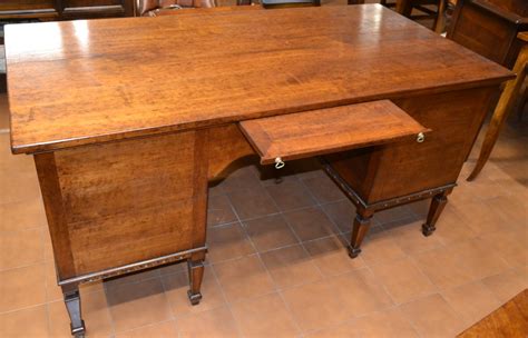 Scrivania Scrittoio Con Gambe In Stile Luigi XVI In Legno Di Noce