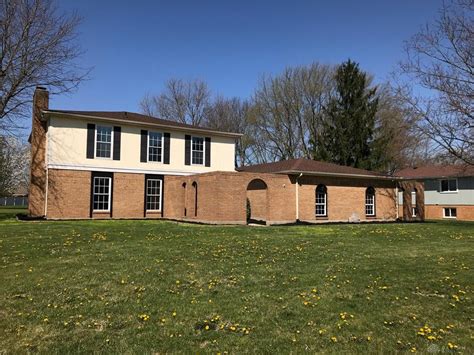 6820 Roberta Dr Tipp City Oh 45371 Mls 883939 Coldwell Banker