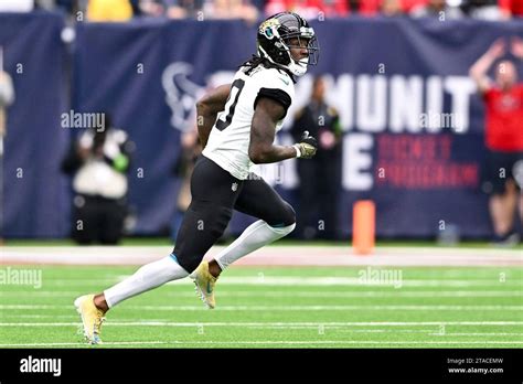 Jacksonville Jaguars Wide Receiver Calvin Ridley 0 In Action Against