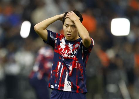 토트넘 맨유 아스널 관심 이강인 비상 방 빼야 하나psg 새로운 7번 등장→흐비차 오시멘 바르콜라 삼지창 구축할 것