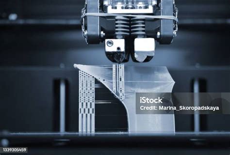 3d 프린터 클로즈업 작업 3d 프린터 객체 인쇄 플라스틱 와이어 필라멘트 3차원 인쇄에 대한 스톡 사진 및 기타 이미지 3