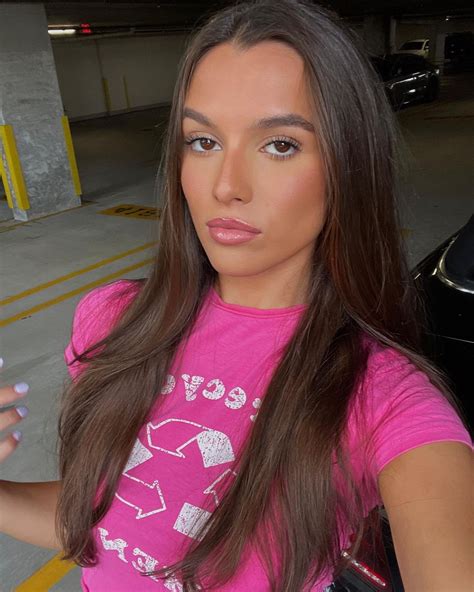 Maya Manesis Pictures 6 Images