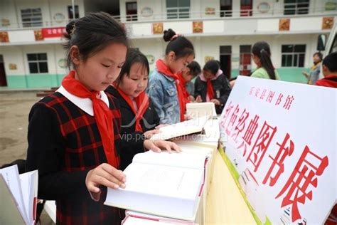 江西乐安红色图书进校园 人民图片网