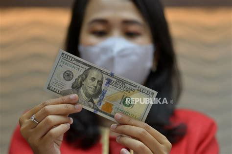 Rupiah Bertahan Di Level Rp 15 Ribu Rupiah Bertahan Di Level Rp 15 Ribu