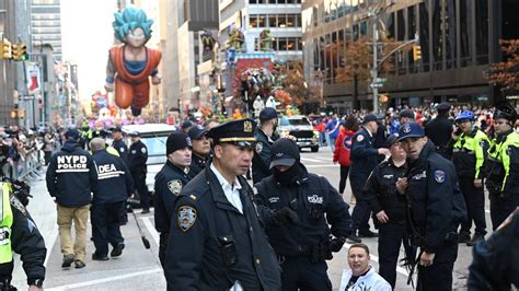 Pro Palestinian Protesters Disrupt Macys Thanksgiving Day Parade