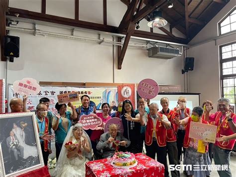 多圖／昔為反攻大陸不娶妻102歲爺圓夢辦婚禮 當眾告白妻：我愛你 生活 三立新聞網 Setncom