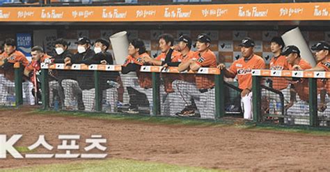 Kbo 역대 최다 18연패 타이 불명예 앞둔 한화 더그아웃 Mk포토
