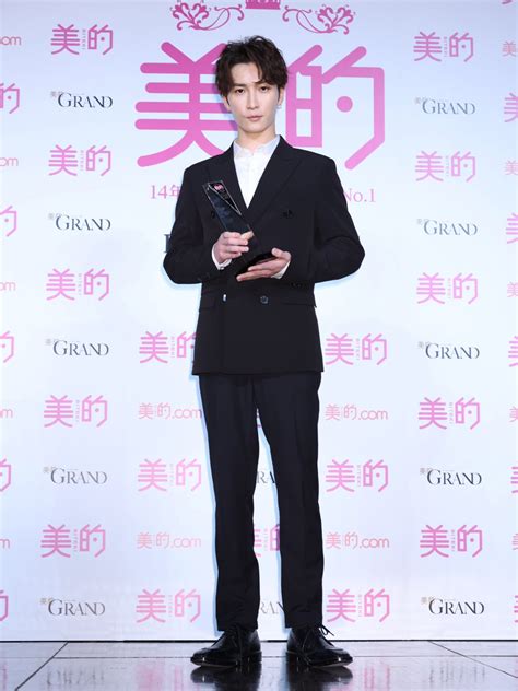 速報渡辺翔太さんSnow Manが美的史上初のベストビューティマンに決定 美的