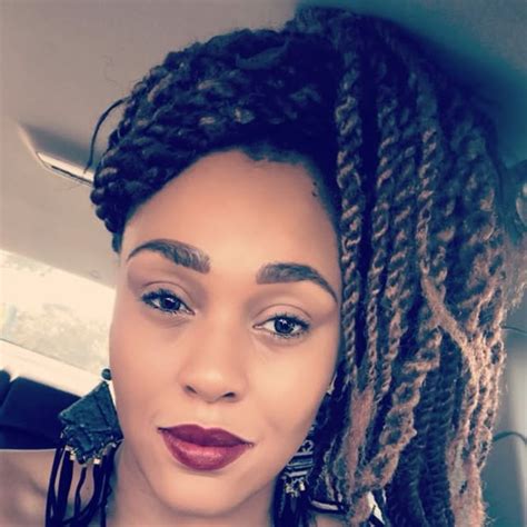 Lynette Redbonelynette19 • Threads Say More