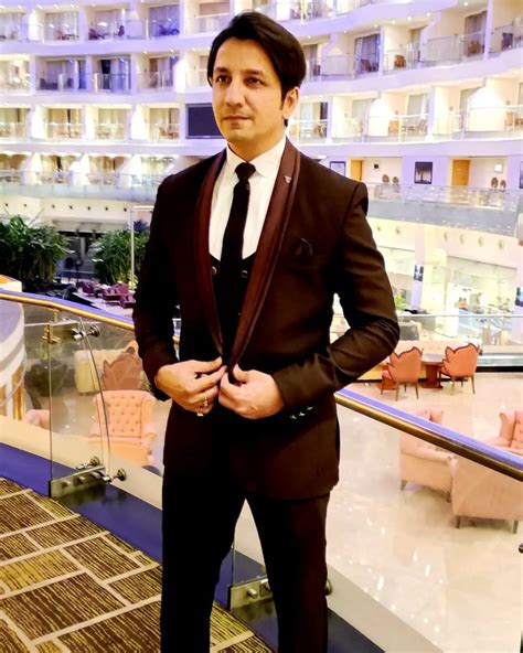 Pernah Main Film Bareng Shah Rukh Khan Ini 9 Transformasi Vijay