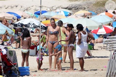 Foto Luana Piovani Brinca O Filho Dom Nas Areias Cariocas