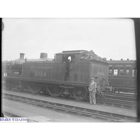 WDA104 Ex LB SCR I3 Class No 2024 SR Livery