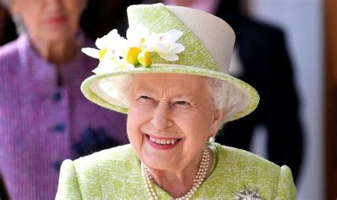 Brexit News Royal Shock As The Queen Stays Up Late To Give Royal