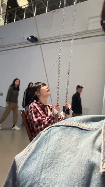 이걸 타고 잇는 나도 행위예술가~~ Youtube