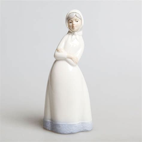 Статуэтка Девушка в платке Фарфор роспись Miquel Requena Испания