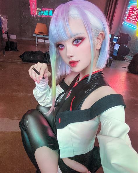 Atrevido Cosplay Da Vida A Lucy La Waifu De Cyberpunk Edgerunners