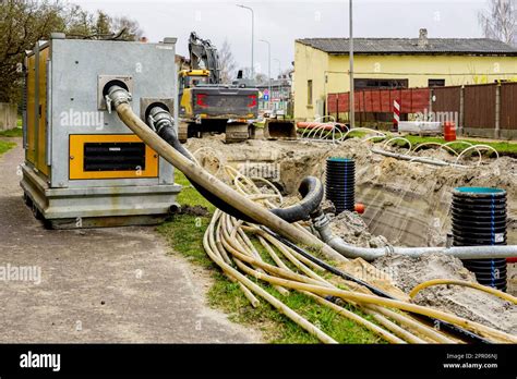 Large Mobile Diesel Powered Water Pump For Dewatering Of Deep Underground Piping Replacement