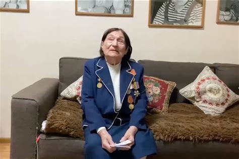 Ветераны поздравили российских военных с Днём народного единства