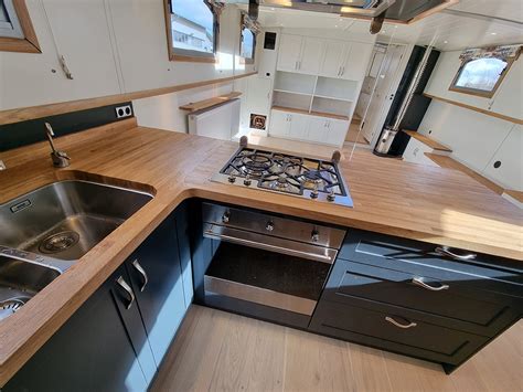 Areo 60 Motor Class Piper Dutch Barge Piper Boats Dutch Barge Builders