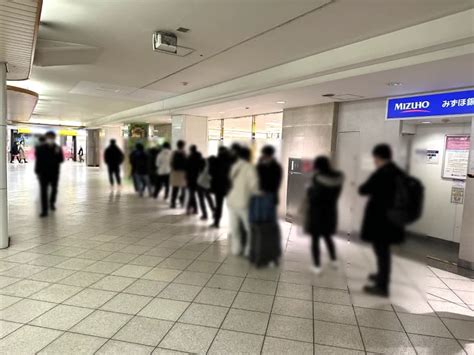 池袋駅西口地下街で遭遇した行列。その先にあったのは 池袋タイムズ
