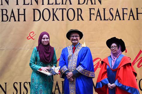 Majlis Pengiktirafan Penyelia Dan Pemakaian Jubah And Anugerah Graduan