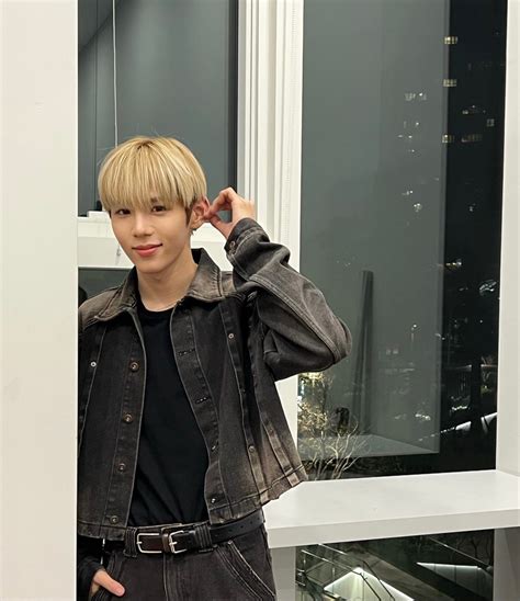 Riize Community Posts 브리즈 오늘 Talk Saxy Preview 잘 봤어요 첫 컴백 라이브라서 좀