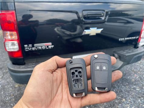 เปลี่ยนกรอบรีโมท Chevrolet Colorado แบบพับสวยงามครับ 🇹🇭🇹🇭🇹🇭🚘🚘🏁🚗🔑🚙 รีโมทหายหมดทำเพิ่ม รับ