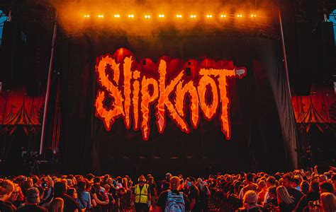 La sécurité prend le Tortilla Man de Slipknot pour un casseur de