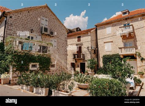 Ville historique de Perast à la baie de Kotor en été Monténégro Vue panoramique sur la ville