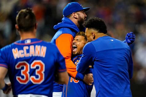 Eduardo Escobar Powers Mets To Walk Off Win As Braves Fall Out Of 1st