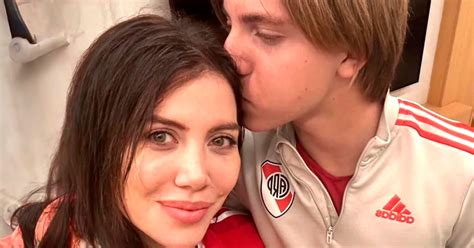 La Foto Familiar De Wanda Nara Luego De La Operación De Su Hijo Valentino Gracias Por Los