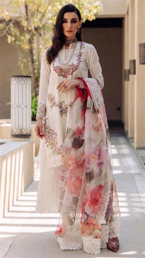 Pin Av Ikram Khan På Videos For Luxury Dresses