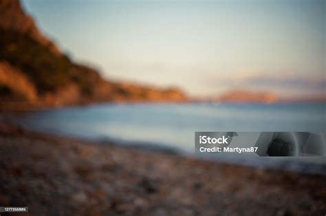 바다 산 하늘과 모래와 추상아름다운 섬 해변 흐릿한 배경 0명에 대한 스톡 사진 및 기타 이미지 0명 관광 모래 Istock