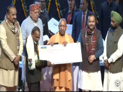 Up Kisan Diwas Cm Yogi Adityanath Launches Kisan Mitra Ai App