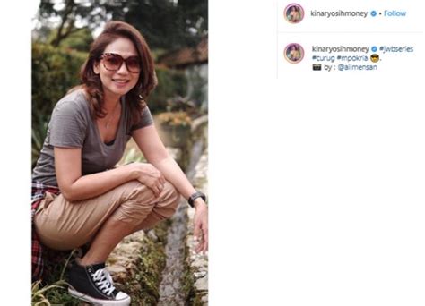 Jarang Tampil Di Layar Kaca 5 Potret Cantik Kinaryosih Tampil Awet Muda