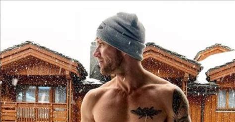 We Need To Have A Serious Talk On How Freaking Hot Ryan Phillippe Is
