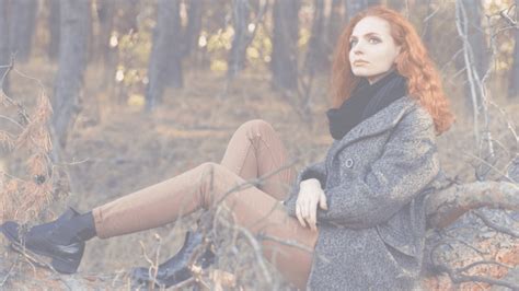 Dress Like The Celebs Spring Summer Color Trends For Redheads How To Be A Redhead